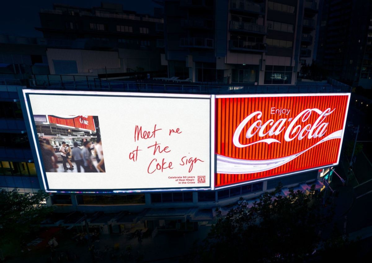 Coca-Cola biến biển quảng cáo thành biểu tượng cảm xúc với “Meet me at ...