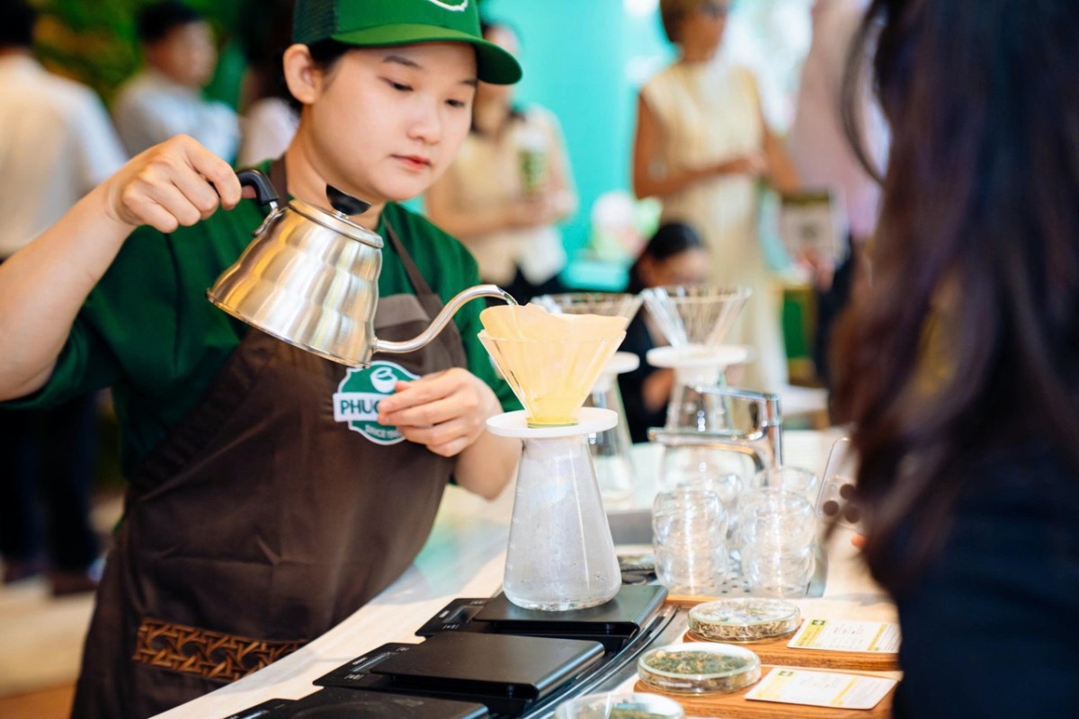Phúc Long ra mắt cửa hàng flagship đầu tiên tại Hà Nội | bởi Thanh Uyên ...