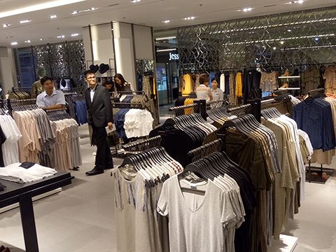 Zara và H&M thu về 2.500 tỷ đồng trong năm 2018